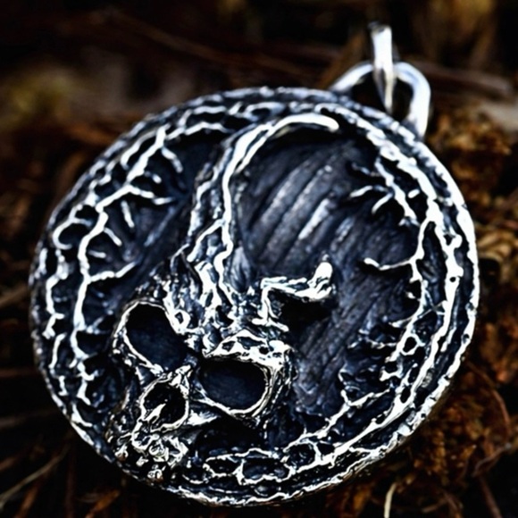 Accessories | Decomposition Desiccate Decay Rot Necrotize Skull Buried ...